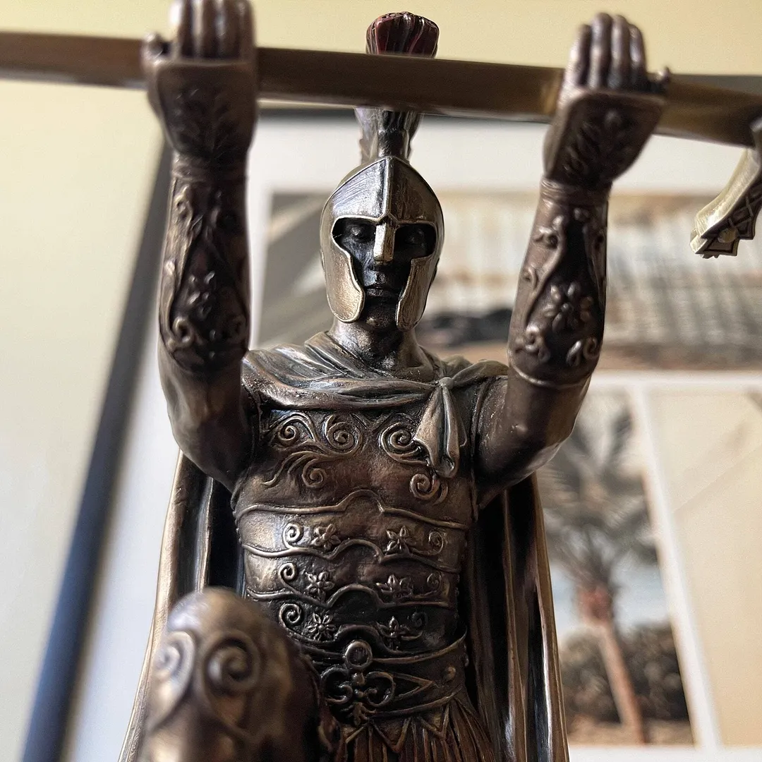 Greece commander statue desk decoration pen holder
