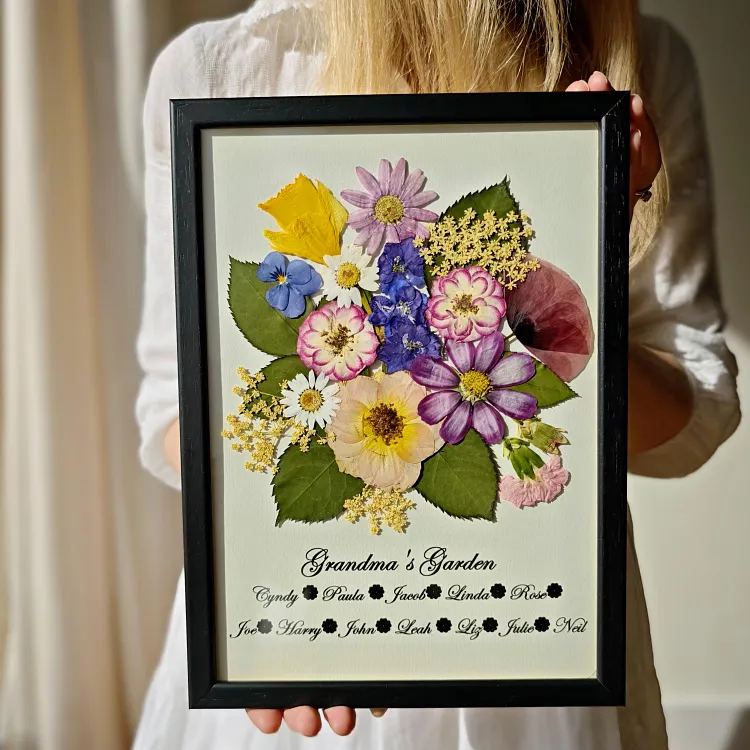 Personalized Birth Flower Family Bouquet with Real Flowers
