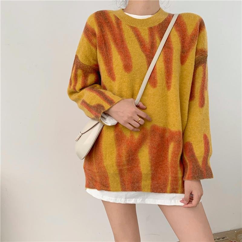 LAZY SPRAY DYE PULLOVER SWEATER