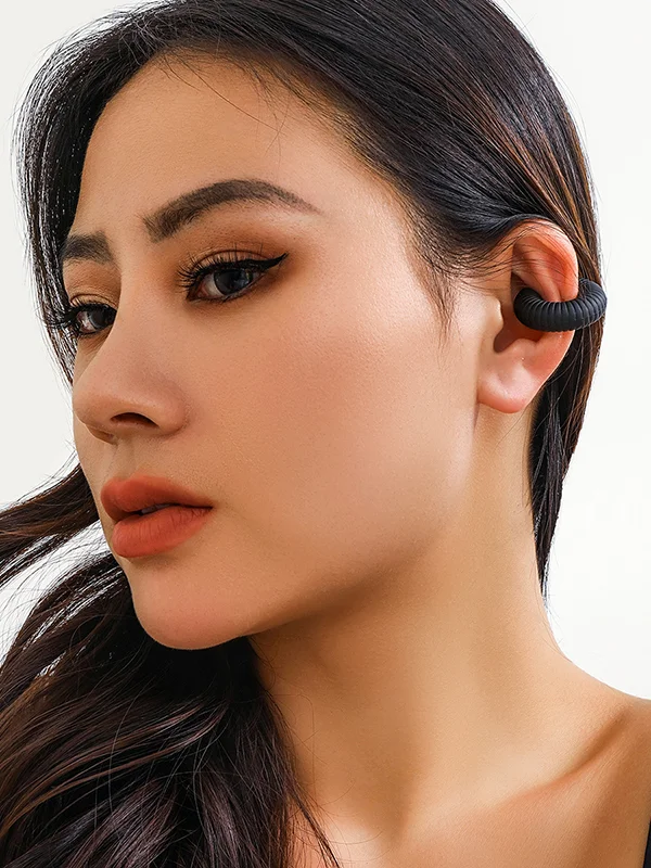 Symmetric Sophistication: Geometric Solid Color Ear Clips - Accessories