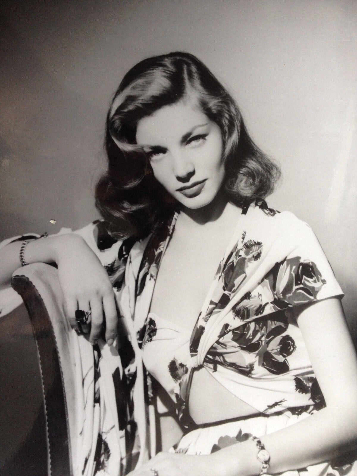 LAUREN BACALL ( 4 ) - LEGENDARY HOLLYWOOD ACTRESS - SUPERB UNSIGNED ...