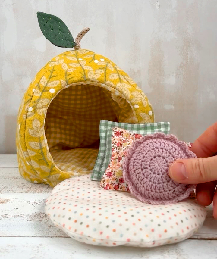 Cozy Miniature Dream Home Template Set - With Instructions