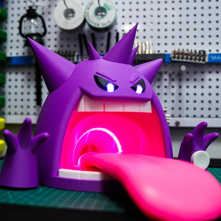 Gigantamax Gengar wireless charger