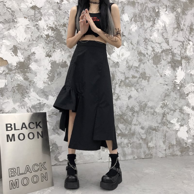 BLACK SLIT IRREGULAR MIDI SKIRT