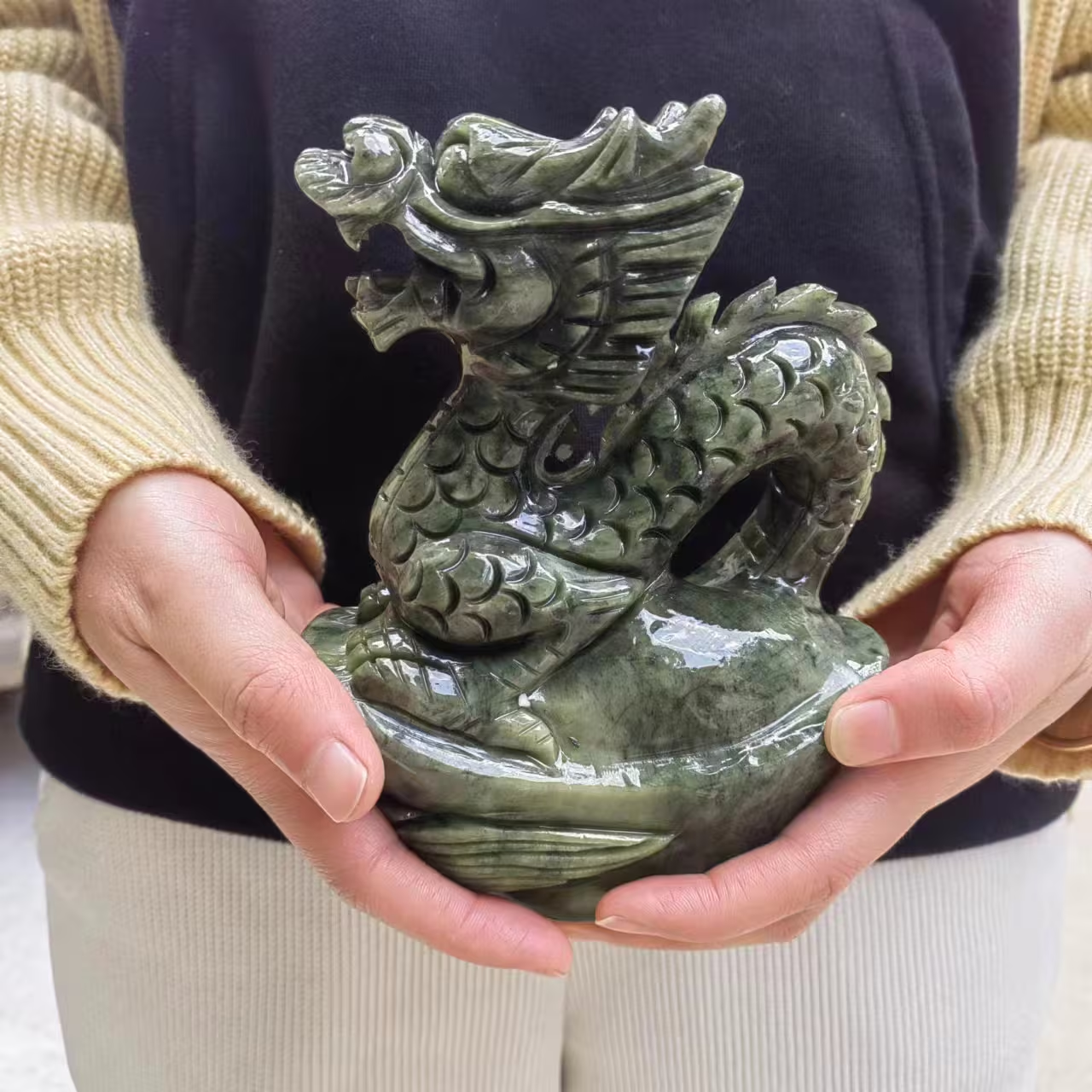 Natural Green Jade Dragon Statue, Fengshui dragon Figure, Stone Hand ...
