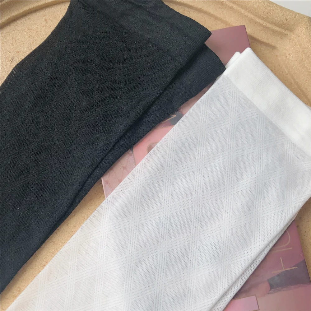 LOLITA DIAMOND CHECK SOCKS