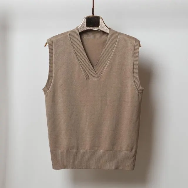 PLUS SIZE SOLID COLOR KNIT SLEEVELESS VEST
