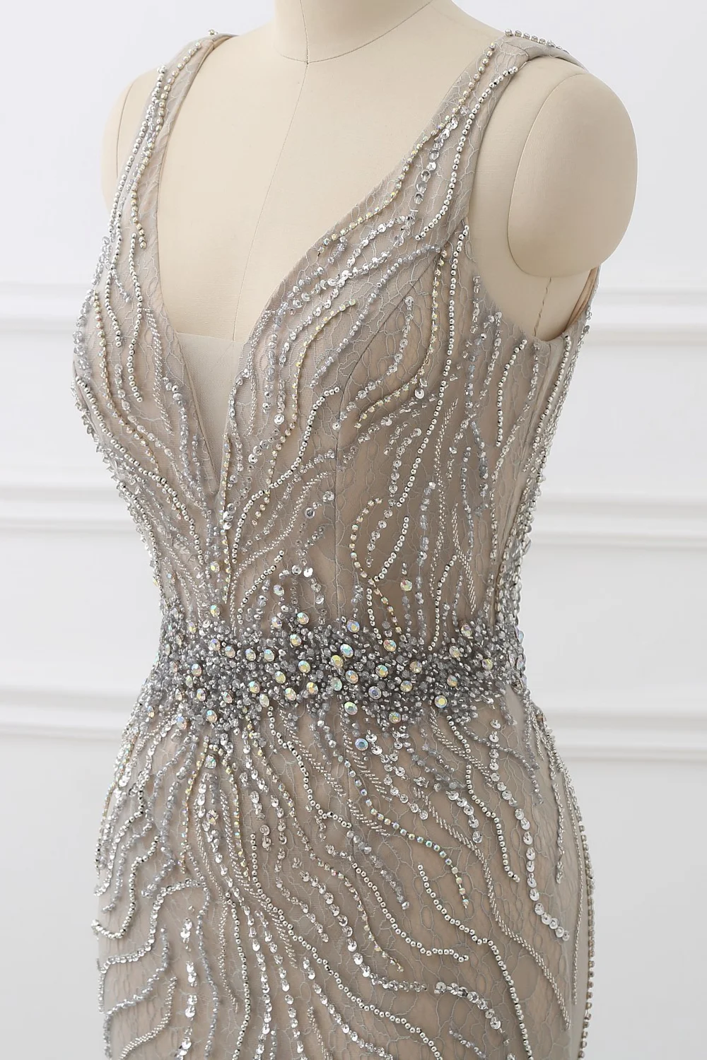 Daisda Amazing Sleeveless V-Neck Prom Dress Mermaid with Beadings